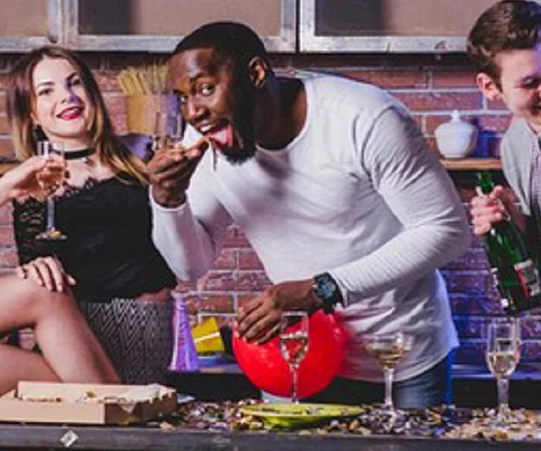 How To Host A Pizza Party Countdown On New Year’s Eve? | PartyGlowz.com